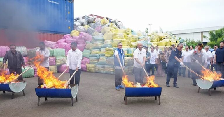 Apa Itu Larangan Impor? Ini Alasan & Daftar Barangnya Lengkap